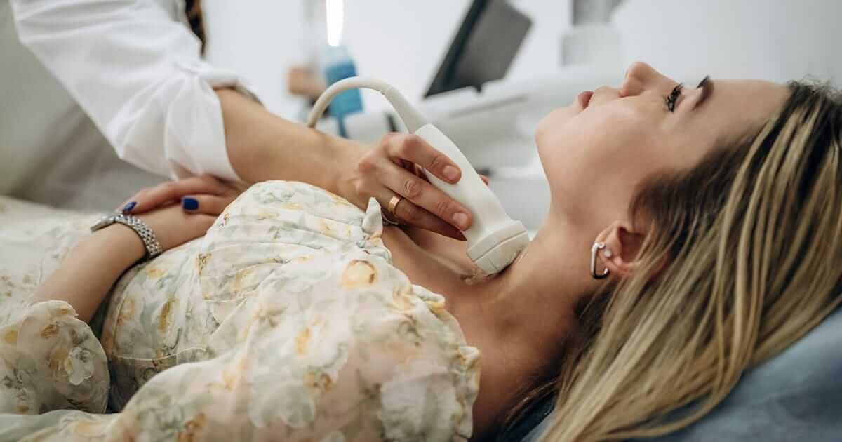 Badanie USG tarczycy u endokrynologa - diagnostyka w OpenMed